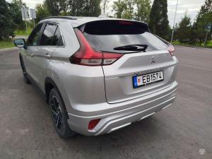Pelēks Mitsubishi Eclipse Cross 2021 Plungė, ar dzinēja tilpumu 2.36 L un nobraukumu 50 tūkst. km par 15500 €, foto 4 vietnē AUTOMOTO.COM.LV