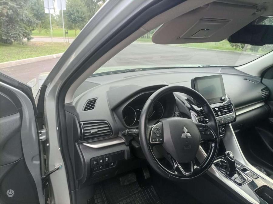 Pelēks Mitsubishi Eclipse Cross 2021 Plungė, ar dzinēja tilpumu 2.36 L un nobraukumu 50 tūkst. km par 15500 €, foto 9 vietnē AUTOMOTO.COM.LV