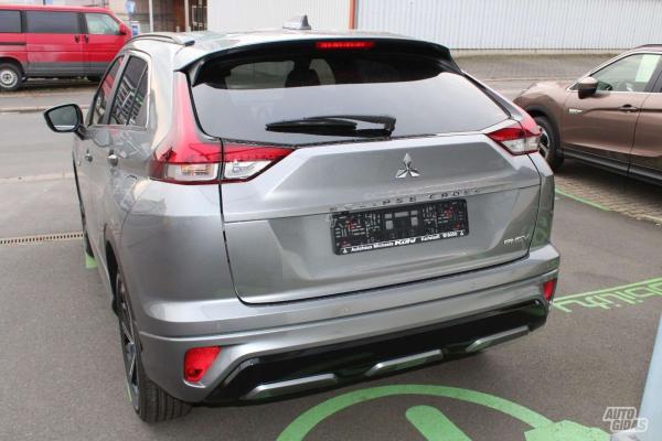 Grey Mitsubishi Eclipse Cross 2022 in Kaunas, with an engine capacity of 2.40 L and mileage of 25 thousand km for 26510 €, photo 4 on AUTOMOTO.COM.LV