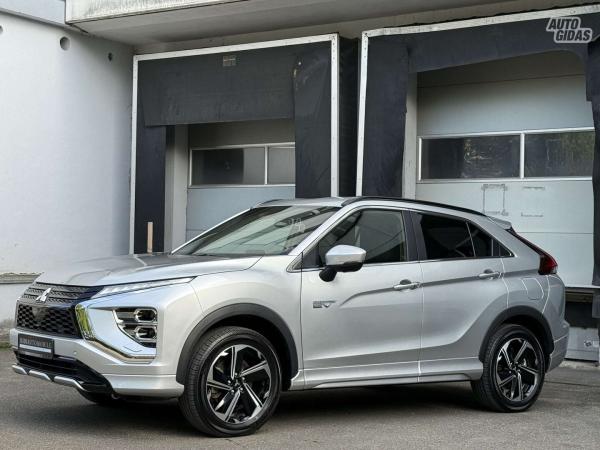 Pelēks Mitsubishi Eclipse Cross 2022 Kauņa, ar dzinēja tilpumu 2.40 L un nobraukumu 34 tūkst. km par 24151 €, foto 2 vietnē AUTOMOTO.COM.LV