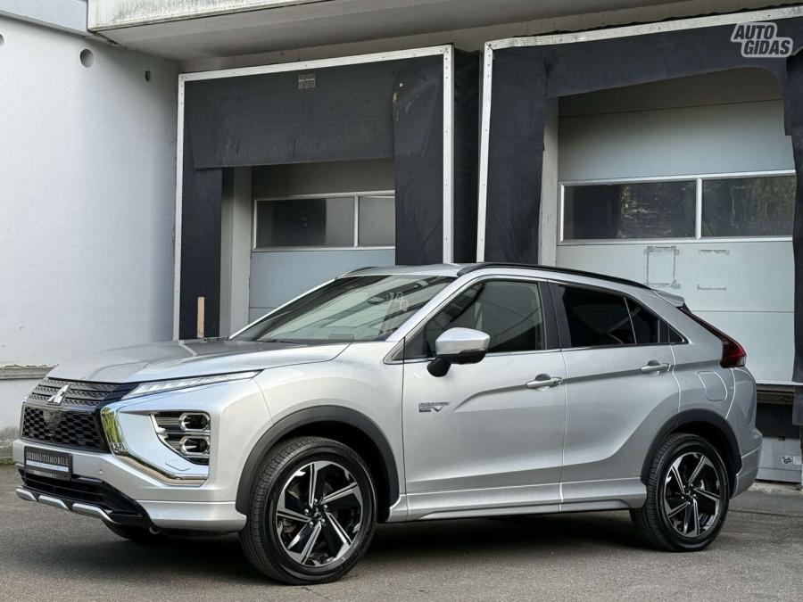 Grey Mitsubishi Eclipse Cross 2022 in Kaunas, with an engine capacity of 2.40 L and mileage of 34 thousand km for 24151 €, photo 2 on AUTOMOTO.COM.LV