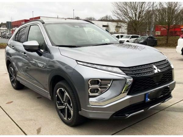 Grey Mitsubishi Eclipse Cross 2022 in Kaunas, with an engine capacity of 2.40 L and mileage of 21 thousand km for 23420 €, photo 4 on AUTOMOTO.COM.LV