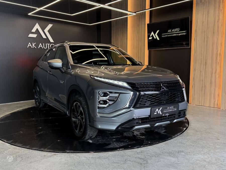 Grey Mitsubishi Eclipse Cross 2022 in Kaunas, with an engine capacity of 2.36 L and mileage of 62 thousand km for 22990 €, photo 3 on AUTOMOTO.COM.LV