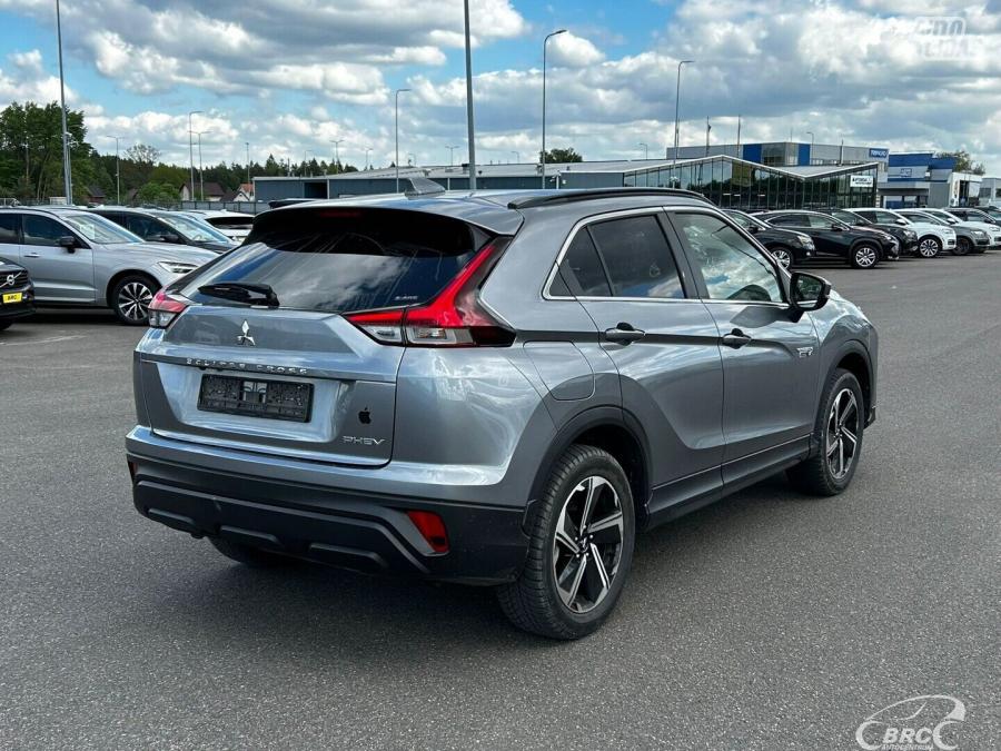 Pelēks Mitsubishi Eclipse Cross 2022 Avižieniai, ar dzinēja tilpumu 2.40 L un nobraukumu 37 tūkst. km par 20900 €, foto 3 vietnē AUTOMOTO.COM.LV