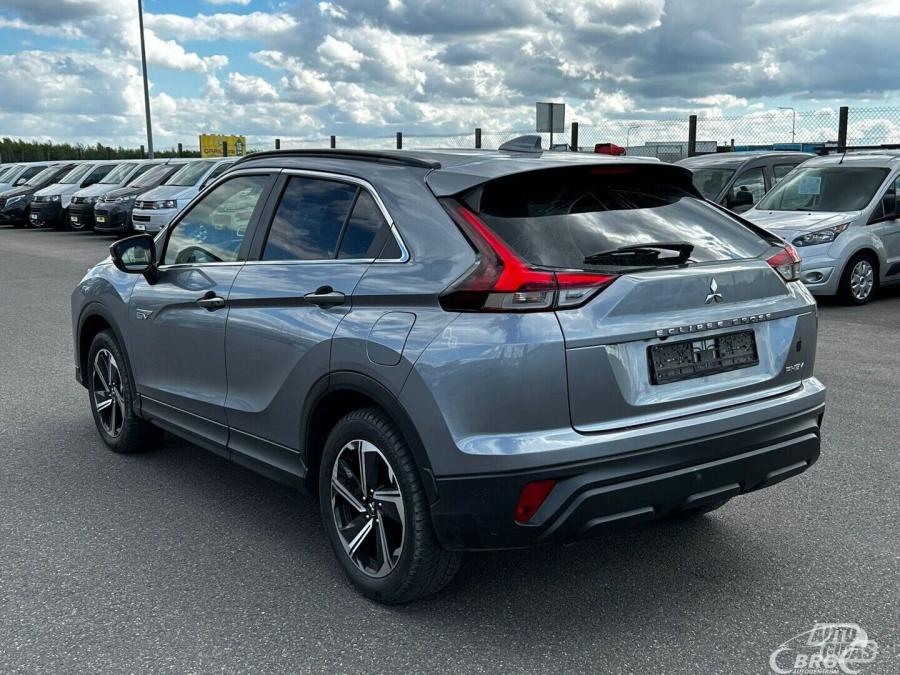 Pelēks Mitsubishi Eclipse Cross 2022 Avižieniai, ar dzinēja tilpumu 2.40 L un nobraukumu 37 tūkst. km par 20900 €, foto 5 vietnē AUTOMOTO.COM.LV