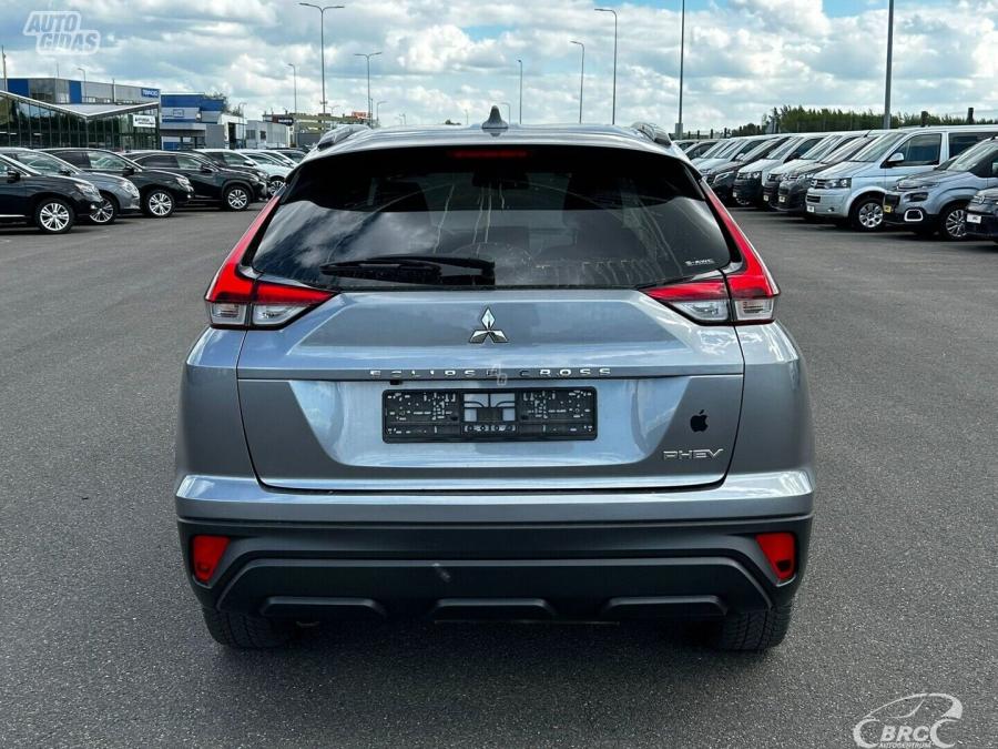 Pelēks Mitsubishi Eclipse Cross 2022 Avižieniai, ar dzinēja tilpumu 2.40 L un nobraukumu 37 tūkst. km par 20900 €, foto 7 vietnē AUTOMOTO.COM.LV