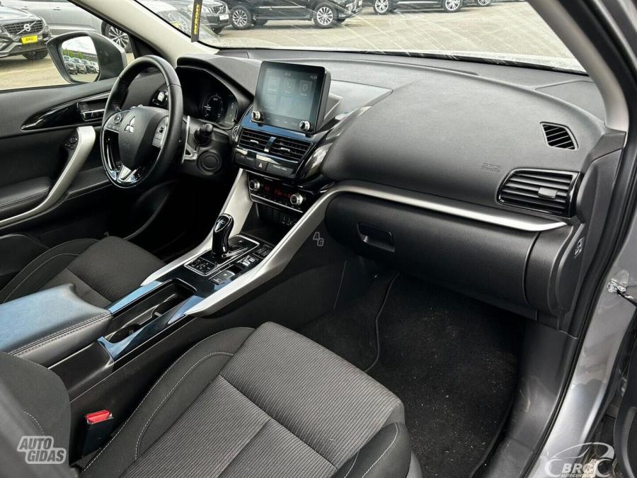 Pelēks Mitsubishi Eclipse Cross 2022 Avižieniai, ar dzinēja tilpumu 2.40 L un nobraukumu 37 tūkst. km par 20900 €, foto 11 vietnē AUTOMOTO.COM.LV