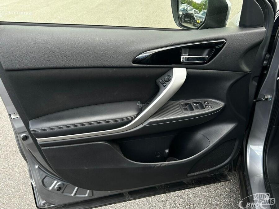 Pelēks Mitsubishi Eclipse Cross 2022 Avižieniai, ar dzinēja tilpumu 2.40 L un nobraukumu 37 tūkst. km par 20900 €, foto 13 vietnē AUTOMOTO.COM.LV