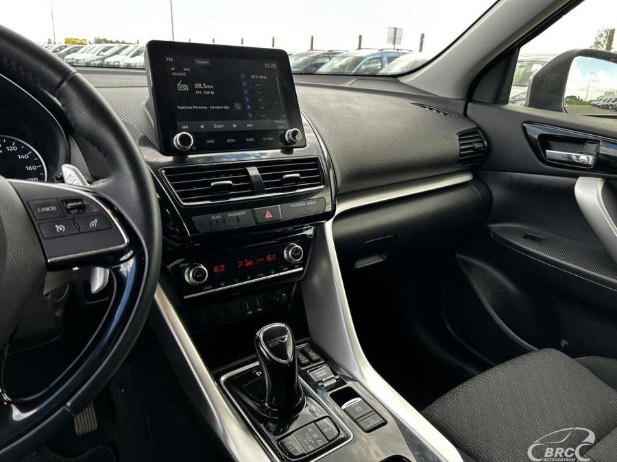 Pelēks Mitsubishi Eclipse Cross 2022 Avižieniai, ar dzinēja tilpumu 2.40 L un nobraukumu 37 tūkst. km par 20900 €, foto 19 vietnē AUTOMOTO.COM.LV