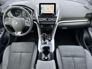 Grey Mitsubishi Eclipse Cross 2022 in Vilnius, with an engine capacity of 2.40 L and mileage of 25 thousand km for 23450 €, photo 4 on AUTOMOTO.COM.LV