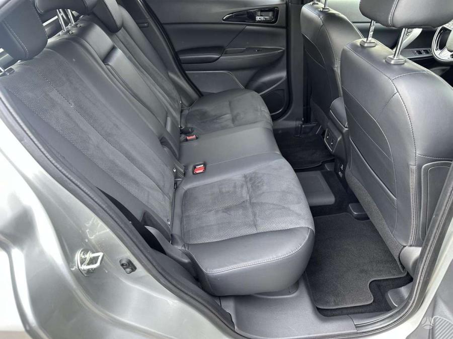 Grey Mitsubishi Eclipse Cross 2022 in Vilnius, with an engine capacity of 2.40 L and mileage of 25 thousand km for 23450 €, photo 6 on AUTOMOTO.COM.LV