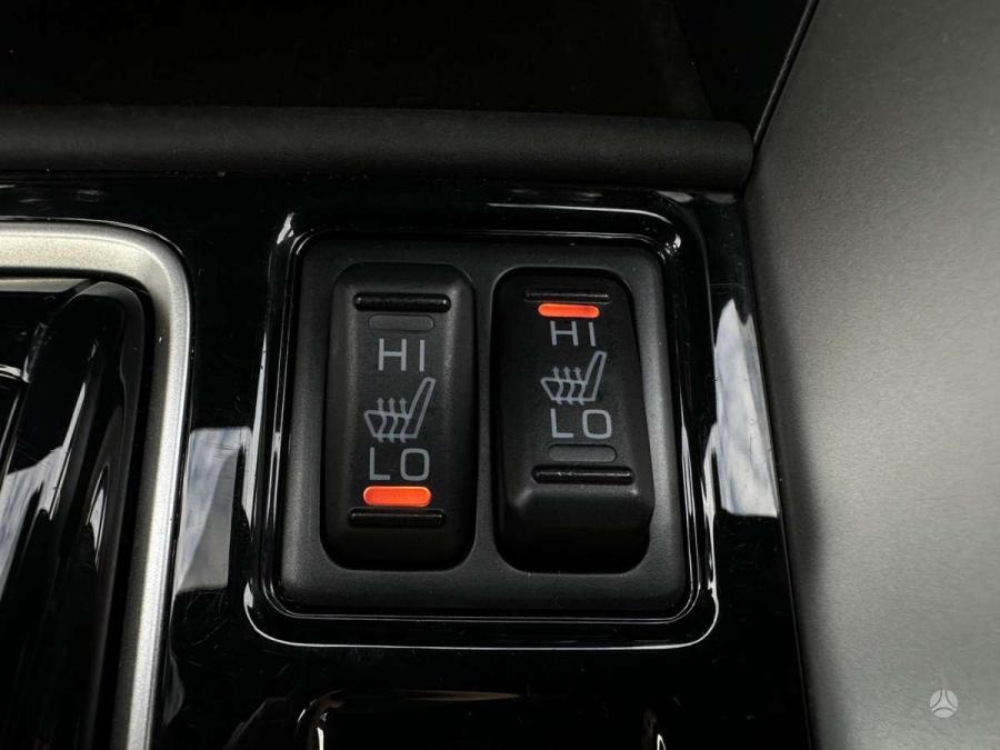 Grey Mitsubishi Eclipse Cross 2022 in Vilnius, with an engine capacity of 2.40 L and mileage of 25 thousand km for 23450 €, photo 21 on AUTOMOTO.COM.LV
