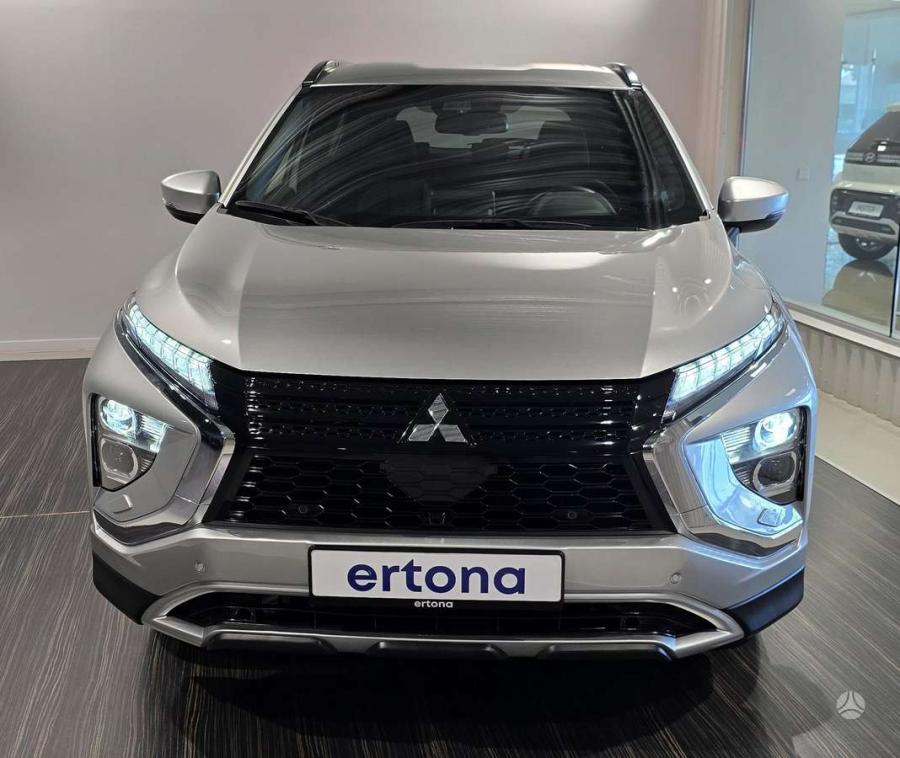 Grey Mitsubishi Eclipse Cross 2022 in Siauliai, with an engine capacity of 2.36 L and mileage of 42 thousand km for 22500 €, photo 9 on AUTOMOTO.COM.LV