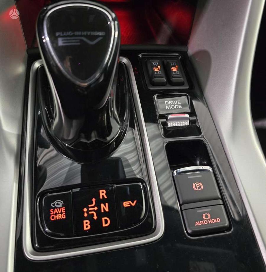 Grey Mitsubishi Eclipse Cross 2022 in Siauliai, with an engine capacity of 2.36 L and mileage of 42 thousand km for 22500 €, photo 20 on AUTOMOTO.COM.LV