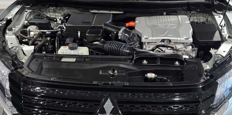 Grey Mitsubishi Eclipse Cross 2022 in Siauliai, with an engine capacity of 2.36 L and mileage of 42 thousand km for 22500 €, photo 25 on AUTOMOTO.COM.LV