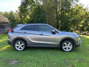 Pelēks Mitsubishi Eclipse Cross 2022 Tallina, ar dzinēja tilpumu 2.40 L un nobraukumu 66 tūkst. km par 25900 €, foto 4 vietnē AUTOMOTO.COM.LV