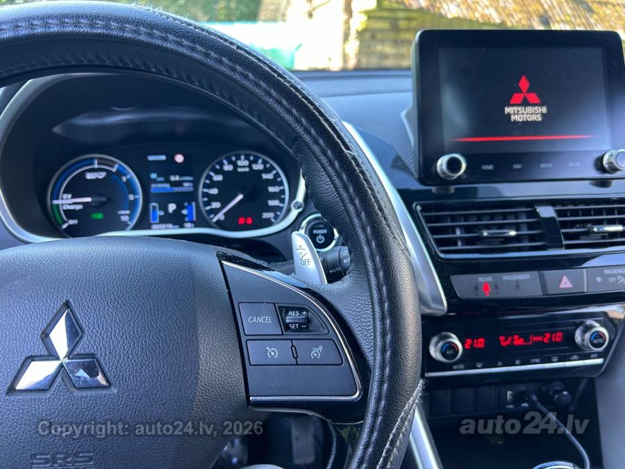 Pelēks Mitsubishi Eclipse Cross 2022 Tallina, ar dzinēja tilpumu 2.40 L un nobraukumu 66 tūkst. km par 25900 €, foto 9 vietnē AUTOMOTO.COM.LV