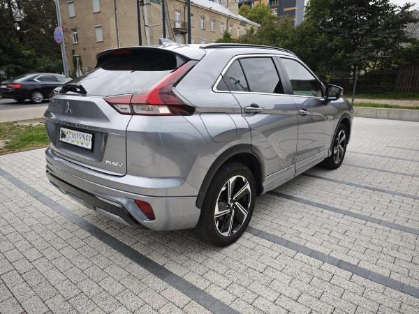 Pelēks Mitsubishi Eclipse Cross 2023 Viļņa, ar dzinēja tilpumu 2.36 L un nobraukumu 36 tūkst. km par 21200 €, foto 6 vietnē AUTOMOTO.COM.LV