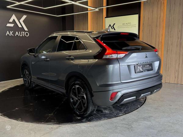 Grey Mitsubishi Eclipse Cross 2023 in Kaunas, with an engine capacity of 2.36 L and mileage of 72 thousand km for 23990 €, photo 8 on AUTOMOTO.COM.LV