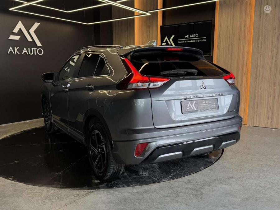 Grey Mitsubishi Eclipse Cross 2023 in Kaunas, with an engine capacity of 2.36 L and mileage of 72 thousand km for 23990 €, photo 9 on AUTOMOTO.COM.LV