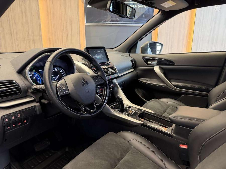 Grey Mitsubishi Eclipse Cross 2023 in Kaunas, with an engine capacity of 2.36 L and mileage of 72 thousand km for 23990 €, photo 13 on AUTOMOTO.COM.LV