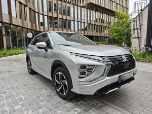 Pelēks Mitsubishi Eclipse Cross 2023 Viļņa, ar dzinēja tilpumu 2.36 L un nobraukumu 41 tūkst. km par 21600 €, foto  vietnē AUTOMOTO.COM.LV