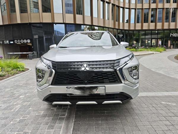 Pelēks Mitsubishi Eclipse Cross 2023 Viļņa, ar dzinēja tilpumu 2.36 L un nobraukumu 41 tūkst. km par 21600 €, foto 2 vietnē AUTOMOTO.COM.LV