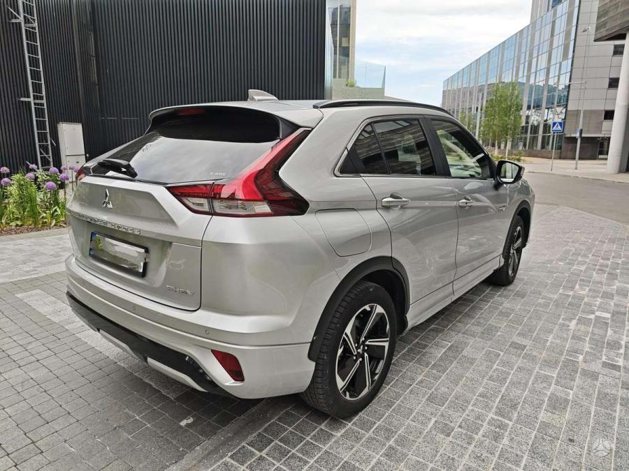 Grey Mitsubishi Eclipse Cross 2023 in Vilnius, with an engine capacity of 2.36 L and mileage of 41 thousand km for 21600 €, photo 7 on AUTOMOTO.COM.LV