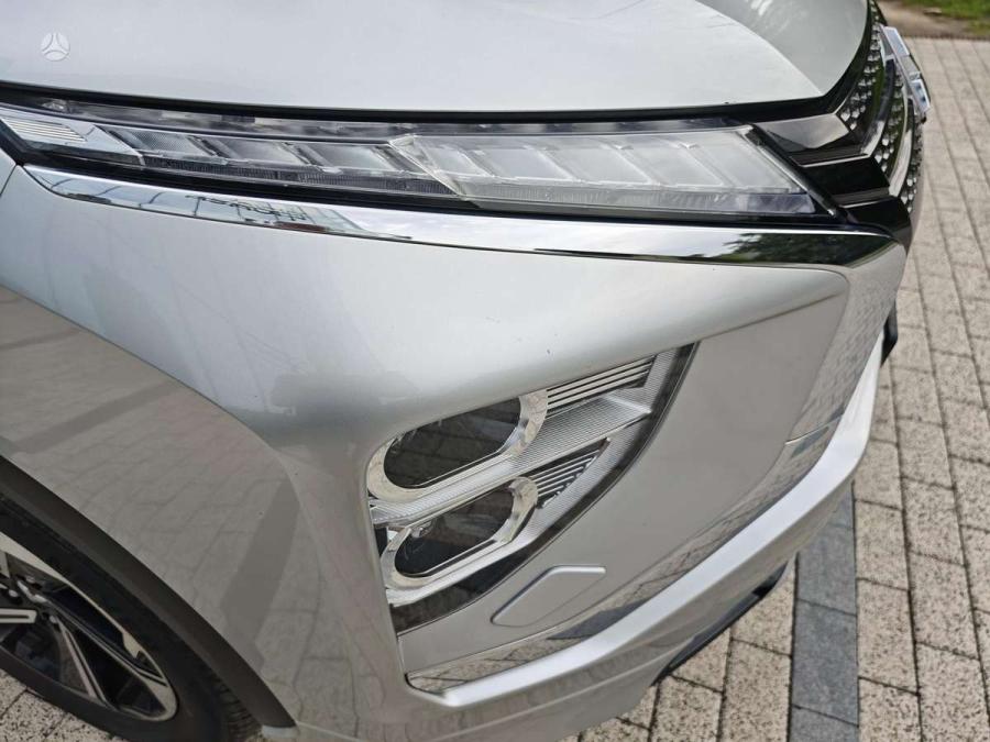 Grey Mitsubishi Eclipse Cross 2023 in Vilnius, with an engine capacity of 2.36 L and mileage of 41 thousand km for 21600 €, photo 8 on AUTOMOTO.COM.LV