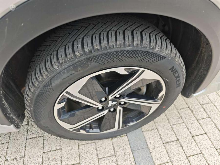Grey Mitsubishi Eclipse Cross 2023 in Vilnius, with an engine capacity of 2.36 L and mileage of 41 thousand km for 21600 €, photo 12 on AUTOMOTO.COM.LV