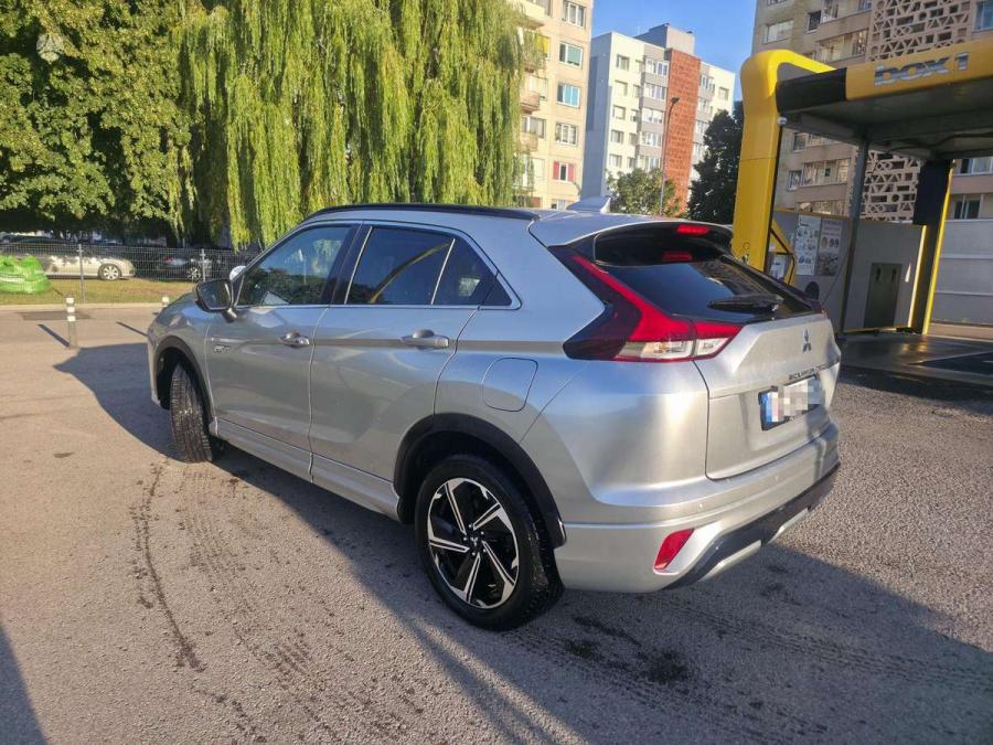 Grey Mitsubishi Eclipse Cross 2023 in Marijampole, with an engine capacity of 2.36 L and mileage of 83 thousand km for 20200 €, photo 4 on AUTOMOTO.COM.LV