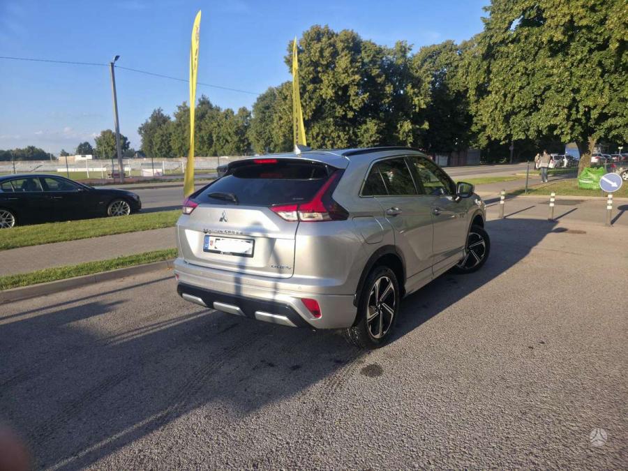 Grey Mitsubishi Eclipse Cross 2023 in Marijampole, with an engine capacity of 2.36 L and mileage of 83 thousand km for 20200 €, photo 5 on AUTOMOTO.COM.LV