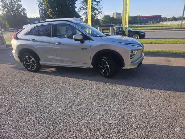 Grey Mitsubishi Eclipse Cross 2023 in Marijampole, with an engine capacity of 2.36 L and mileage of 83 thousand km for 20200 €, photo 5 on AUTOMOTO.COM.LV