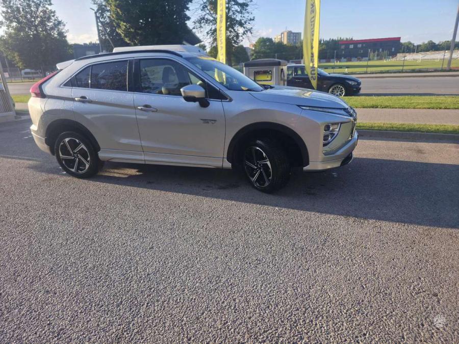 Grey Mitsubishi Eclipse Cross 2023 in Marijampole, with an engine capacity of 2.36 L and mileage of 83 thousand km for 20200 €, photo 6 on AUTOMOTO.COM.LV