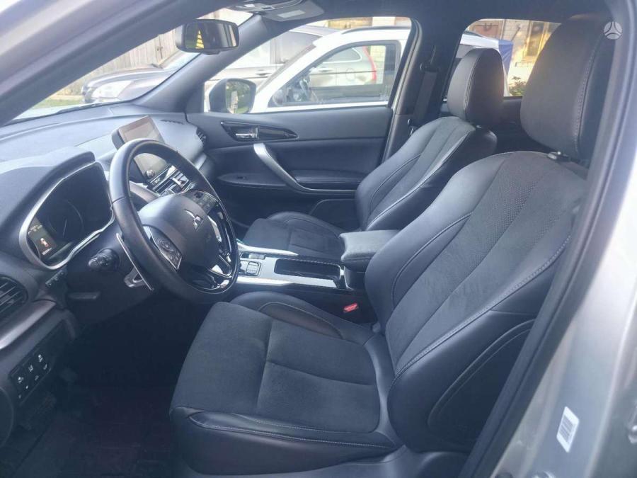 Grey Mitsubishi Eclipse Cross 2023 in Marijampole, with an engine capacity of 2.36 L and mileage of 83 thousand km for 20200 €, photo 15 on AUTOMOTO.COM.LV