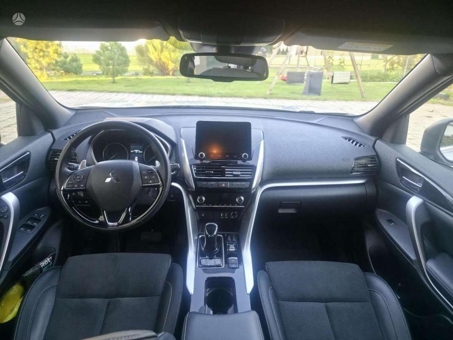 Grey Mitsubishi Eclipse Cross 2023 in Marijampole, with an engine capacity of 2.36 L and mileage of 83 thousand km for 20200 €, photo 17 on AUTOMOTO.COM.LV