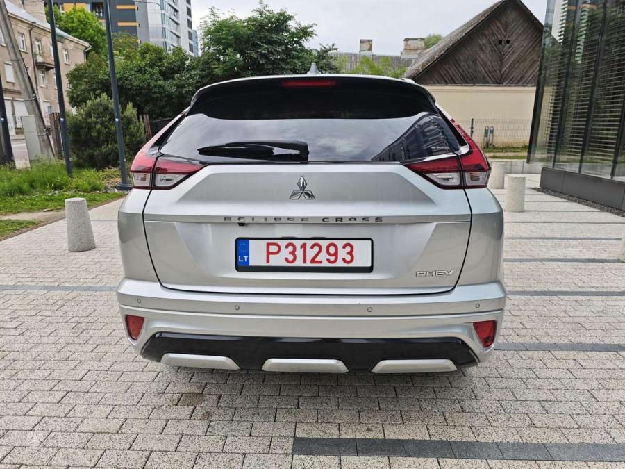 Grey Mitsubishi Eclipse Cross 2024 in Vilnius, with an engine capacity of 2.36 L and mileage of 83 thousand km for 21600 €, photo 6 on AUTOMOTO.COM.LV