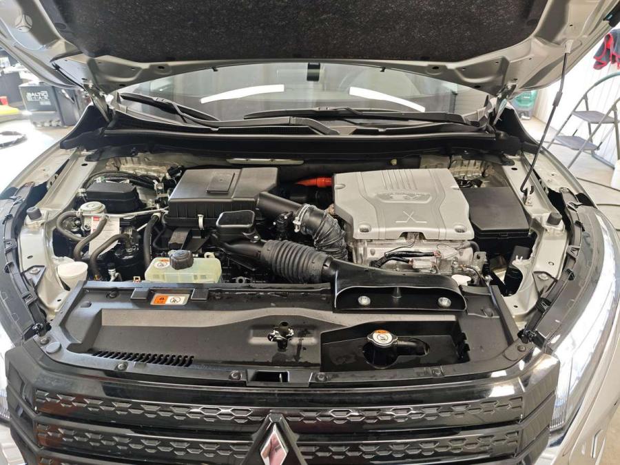 Grey Mitsubishi Eclipse Cross 2024 in Vilnius, with an engine capacity of 2.36 L and mileage of 83 thousand km for 21600 €, photo 14 on AUTOMOTO.COM.LV