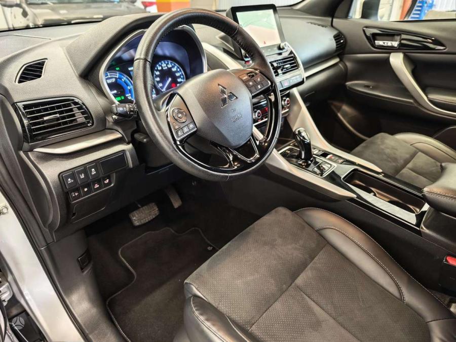 Grey Mitsubishi Eclipse Cross 2024 in Vilnius, with an engine capacity of 2.36 L and mileage of 83 thousand km for 21600 €, photo 17 on AUTOMOTO.COM.LV