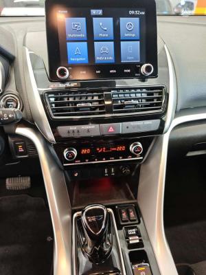 Grey Mitsubishi Eclipse Cross 2024 in Vilnius, with an engine capacity of 2.36 L and mileage of 83 thousand km for 21600 €, photo 28 on AUTOMOTO.COM.LV