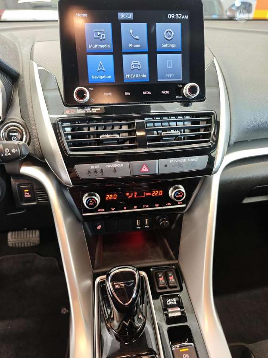 Grey Mitsubishi Eclipse Cross 2024 in Vilnius, with an engine capacity of 2.36 L and mileage of 83 thousand km for 21600 €, photo 28 on AUTOMOTO.COM.LV