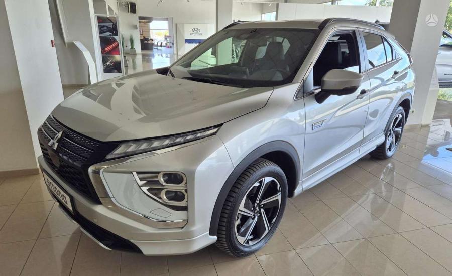 Pelēks Mitsubishi Eclipse Cross 2024 Šauļi, ar dzinēja tilpumu 2.36 L un nobraukumu 75 tūkst. km par 22900 €, foto 3 vietnē AUTOMOTO.COM.LV