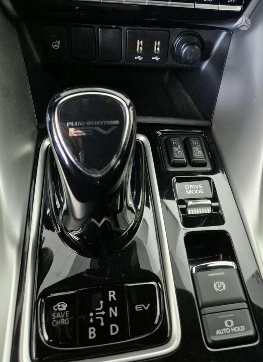 Pelēks Mitsubishi Eclipse Cross 2024 Šauļi, ar dzinēja tilpumu 2.36 L un nobraukumu 75 tūkst. km par 22900 €, foto 23 vietnē AUTOMOTO.COM.LV