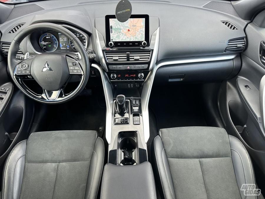 Grey Mitsubishi Eclipse Cross 2024 in Avizieniai, with an engine capacity of 2.40 L and mileage of 102 thousand km for 22950 €, photo 4 on AUTOMOTO.COM.LV