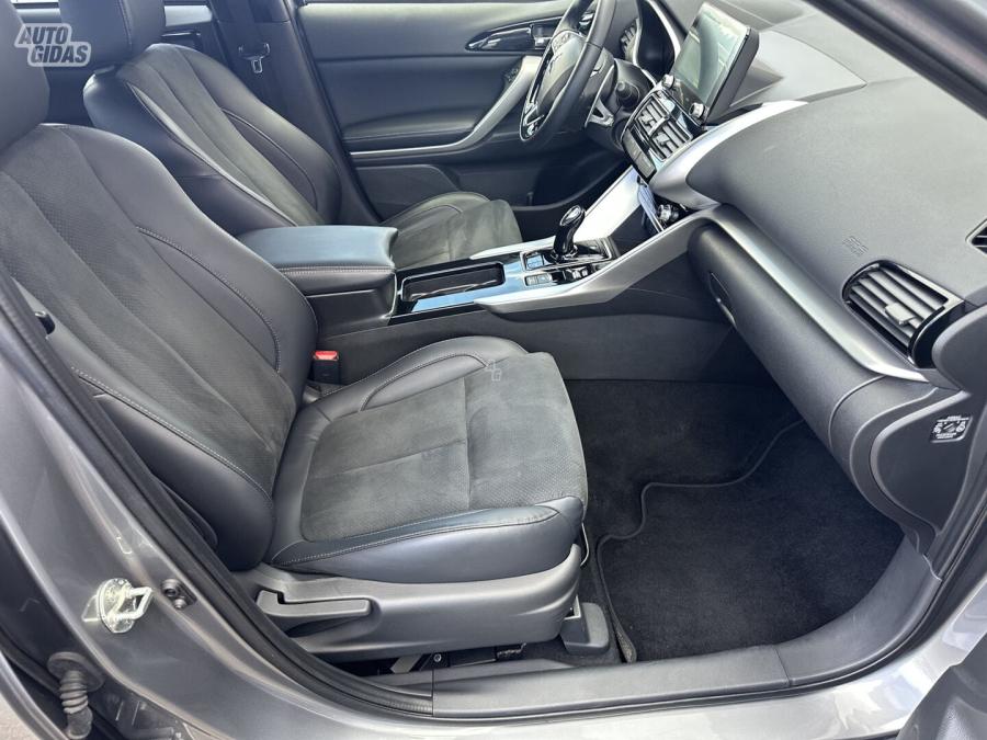 Grey Mitsubishi Eclipse Cross 2024 in Avizieniai, with an engine capacity of 2.40 L and mileage of 102 thousand km for 22950 €, photo 5 on AUTOMOTO.COM.LV
