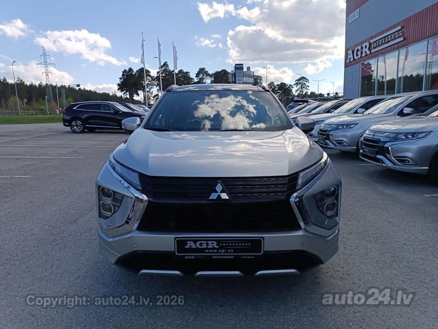 Grey Mitsubishi Eclipse Cross 2022 in Tallinn, with an engine capacity of 2.40 L and mileage of 96 thousand km for 25990 €, photo 4 on AUTOMOTO.COM.LV