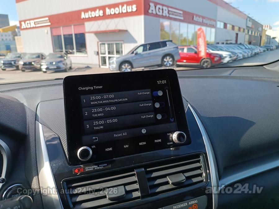 Grey Mitsubishi Eclipse Cross 2022 in Tallinn, with an engine capacity of 2.40 L and mileage of 96 thousand km for 25990 €, photo 23 on AUTOMOTO.COM.LV