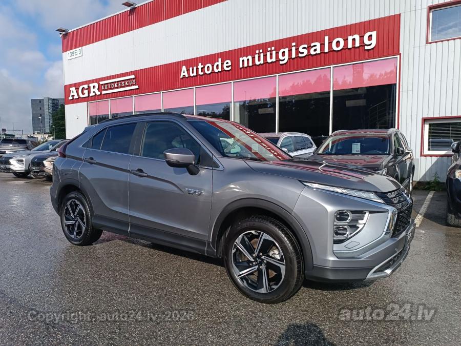 Pelēks Mitsubishi Eclipse Cross 2022 Tallina, ar dzinēja tilpumu 2.40 L un nobraukumu 59 tūkst. km par 23890 €, foto 1 vietnē AUTOMOTO.COM.LV