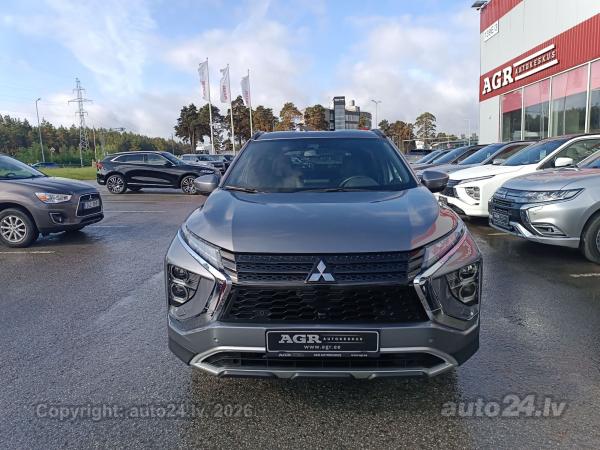 Grey Mitsubishi Eclipse Cross 2022 in Tallinn, with an engine capacity of 2.40 L and mileage of 59 thousand km for 23890 €, photo 3 on AUTOMOTO.COM.LV