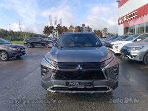 Pelēks Mitsubishi Eclipse Cross 2022 Tallina, ar dzinēja tilpumu 2.40 L un nobraukumu 59 tūkst. km par 23890 €, foto 4 vietnē AUTOMOTO.COM.LV